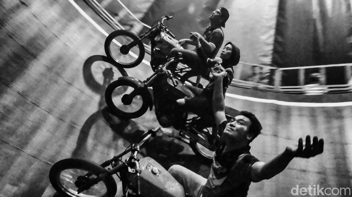 Potret Perempuan Penakluk Tong Setan