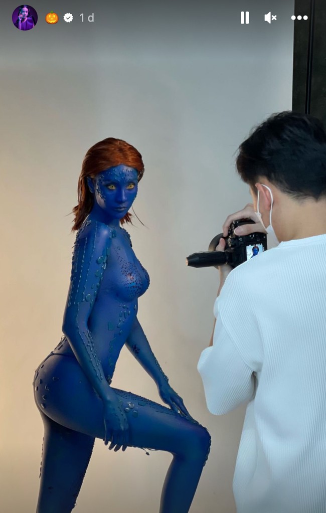 8 Gaya Anya Geraldine Cosplay Halloween, Terbaru Jadi Mystique & Mermaid