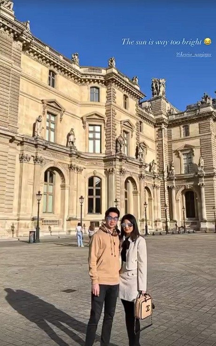 Potret Mesra Kevin Sanjaya dan Valencia Tanoe di Paris