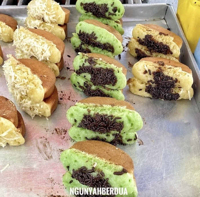 20 Pukis Empuk Manis yang Enak Buat Ngemil Ada Di Sini