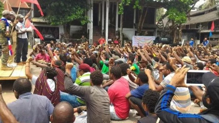 Potret Filep Karma, Pejuang Papua yang Ditemukan Meninggal di Pantai ...