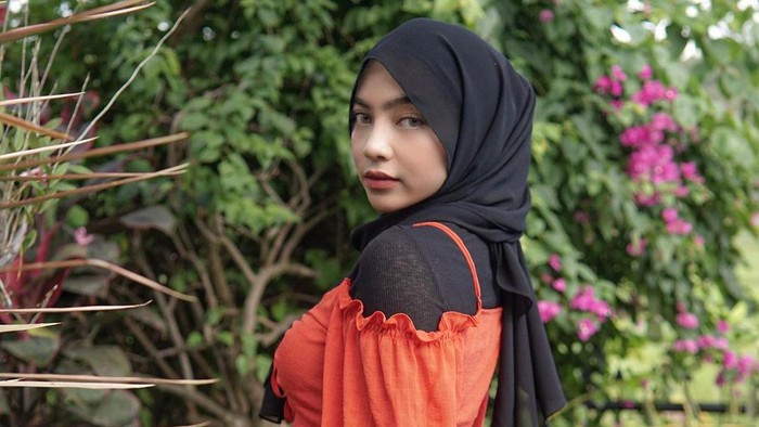Aksi Jilat Es Krim Oklin Fia Berujung Dipolisikan Sana-sini Aksi Jilat Es Krim Oklin Fia Berujung Dipolisikan Sana-sini