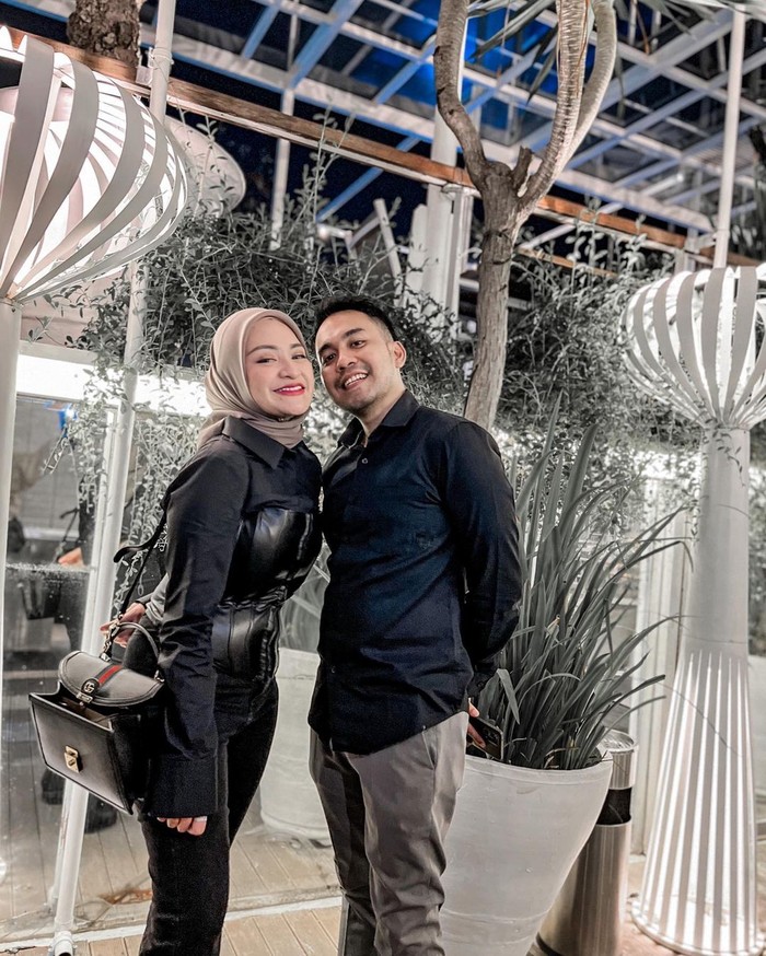 CLBK, Nathalie Holscher Makan Beefsteak Bareng Fariz Utama