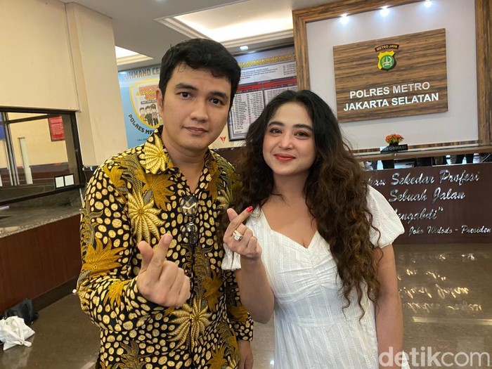 Peran Aldi Taher di Kasus Dewi Perssik dengan Fans Leslar Peran Aldi Taher di Kasus Dewi Perssik dengan Fans Leslar