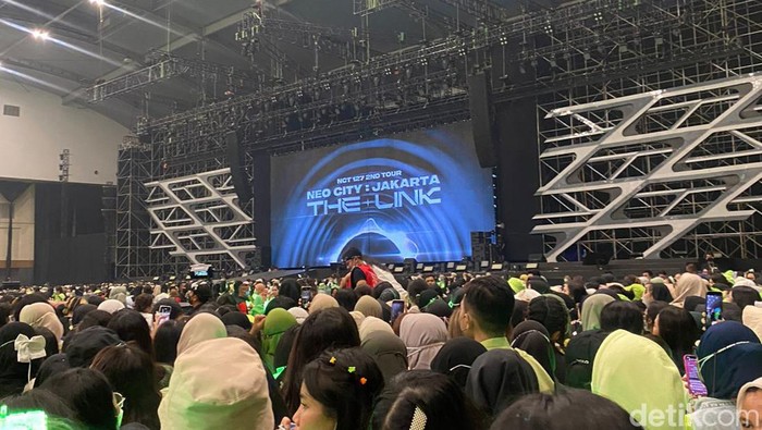 Cerita Penonton 30 Orang Pingsan Sampai Konser NCT 127 Disetop, Apa Pemicunya?