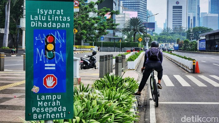Tok! Sepeda Resmi Ikut Rambu Lalu Lintas