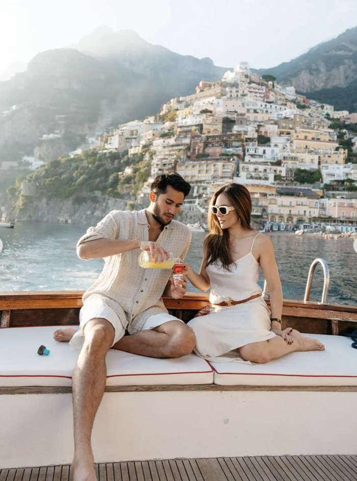 Mesranya Wulan Guritno dan Sabda Ahessa Saat Kulineran di Italia