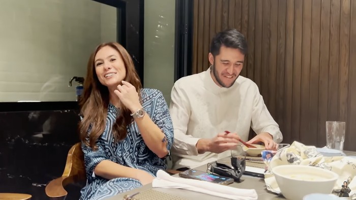 Mesranya Wulan Guritno dan Sabda Ahessa Saat Kulineran di Italia