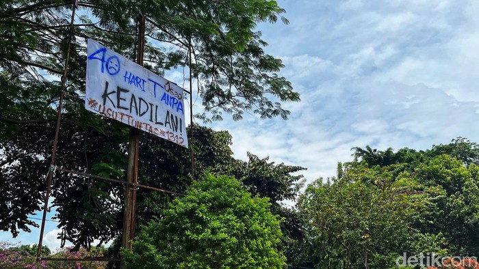 Poster Kritik Kasus Kebaya Merah dan Tragedi Kanjuruhan 'Hiasi' Depok