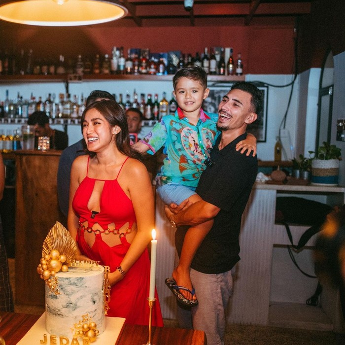 Gaya Kuliner Mewah Vincent Verhaag, Suami Jessica Iskandar Saat di Bali