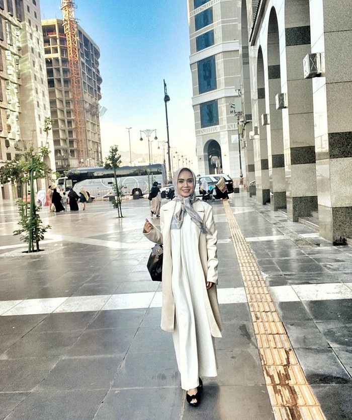 10 Momen Yuni Shara Umrah: Tetap Tenang Walau Pergi Sendiri