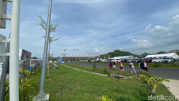 Penonton WSBK Mandalika Mulai Berdatangan: Datang Dari Turki Dukung Toprak Penonton WSBK Mandalika Mulai Berdatangan: Datang Dari Turki Dukung Toprak
