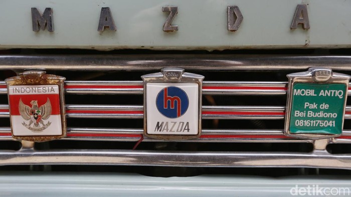 Mengintip Bengkel-Garasi Mobil Klasik Pakde Bei