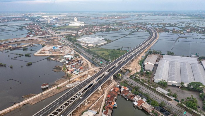Foto-foto Uji Coba Jalan Tol Semarang-Demak Seksi II Foto-foto Uji Coba Jalan Tol Semarang-Demak Seksi II