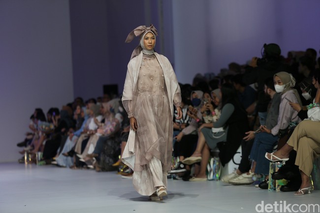 7 Koleksi Maima Indonesia di JFW 2023, Busana Muslim Serba Earth Tone