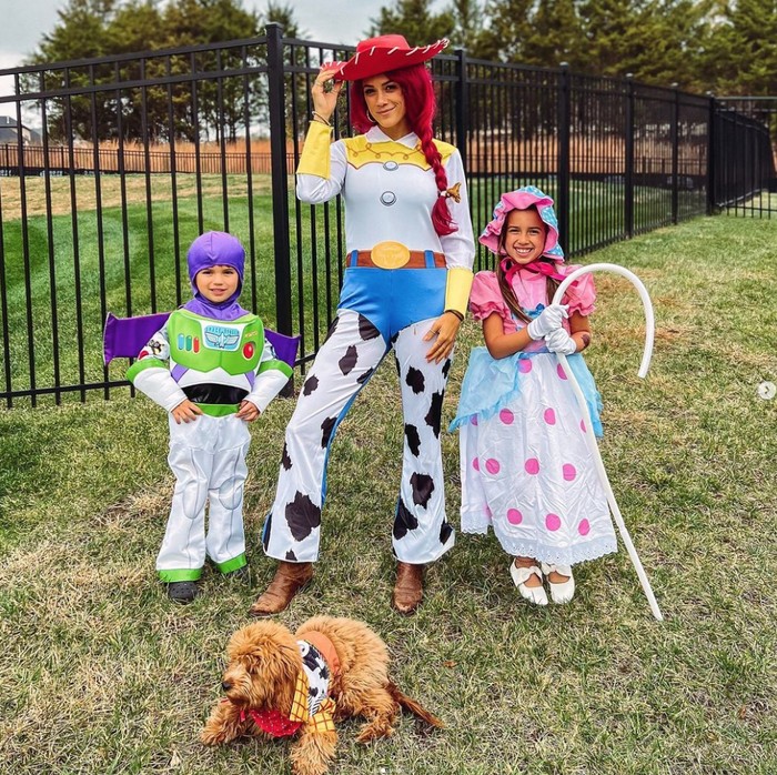 Sosok Jana Kramer, Penyanyi yang Di-Ghosting Chris Evans Usai Insiden ...