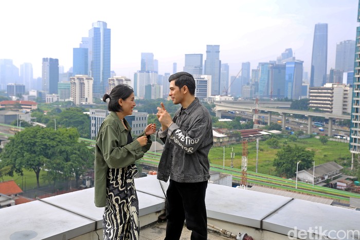 Serasinya Gusty Pratama-Mariska Setiawan Jadi Ismail Marzuki dan Istri