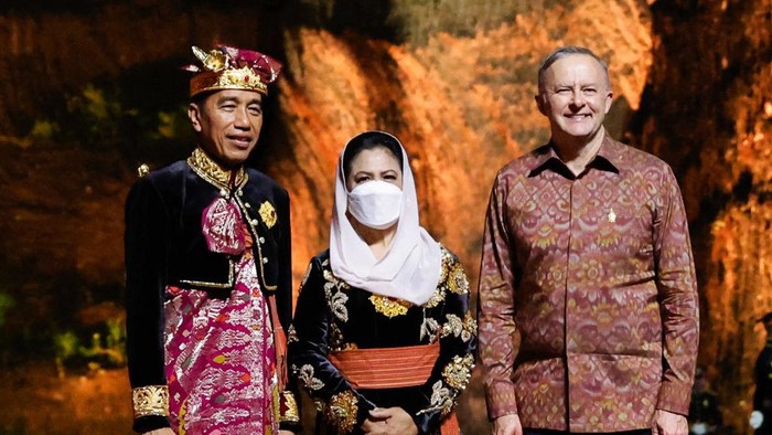 Potret Pemimpin Dunia Pakai Batik Saat Makan Malam KTT G20 Bali