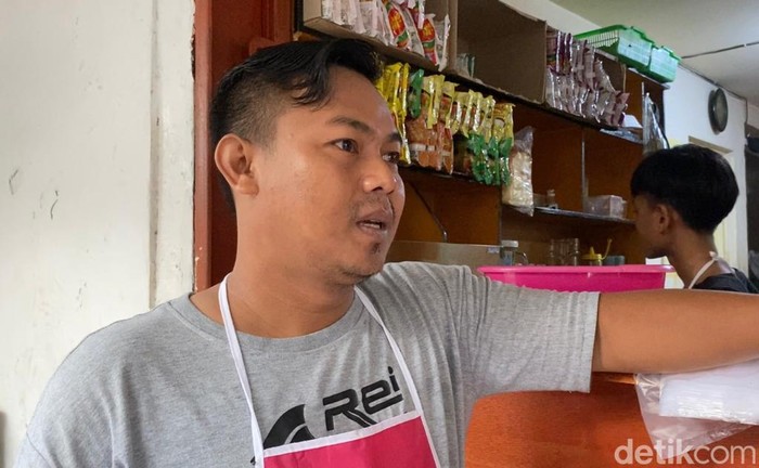 Endeus! Ada Indomie Hotplate Mengepul di Warkop Galunggung Mang Ade