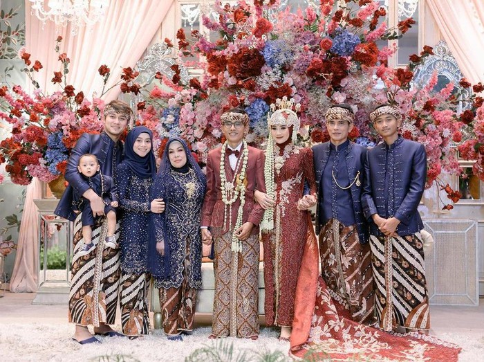 Senyum Lesti Kejora Dan Rizky Billar Di Pernikahan Kakak