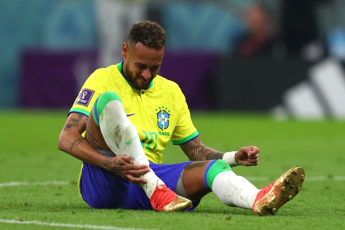 Viral Penampakan Kaki Neymar Bengkak gegara Cedera Engkel Viral Penampakan Kaki Neymar Bengkak gegara Cedera Engkel