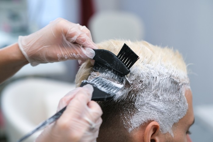 Hukum Mencabut Rambut Putih dalam Islam, Bolehkah? Hukum Mencabut Rambut Putih dalam Islam, Bolehkah?