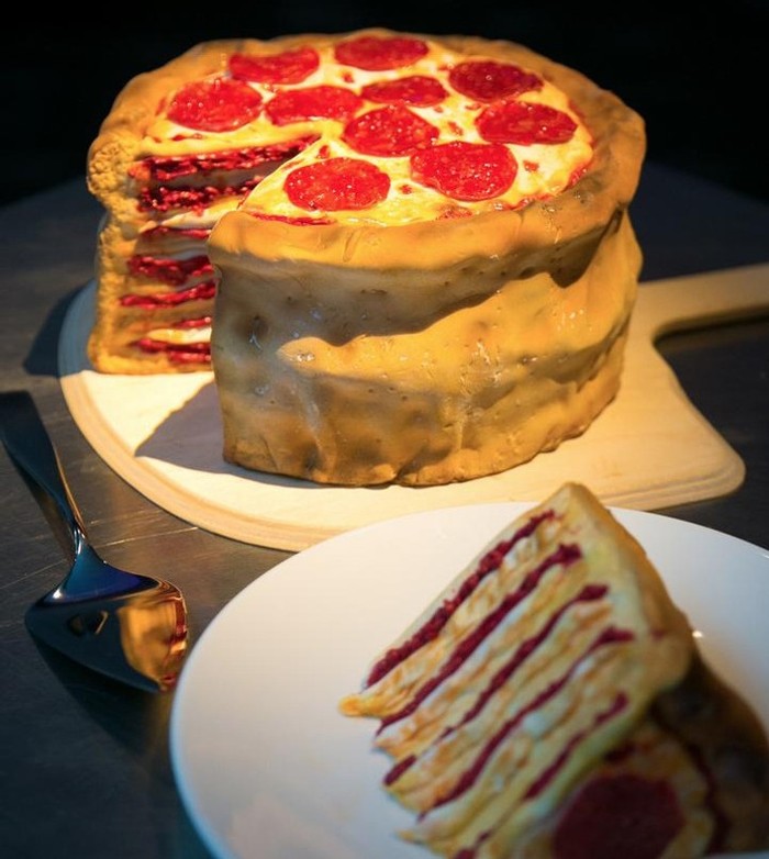 Cantik Banget! 10 Kue Keren Ini Bikin Tak Tega untuk Memotongnya