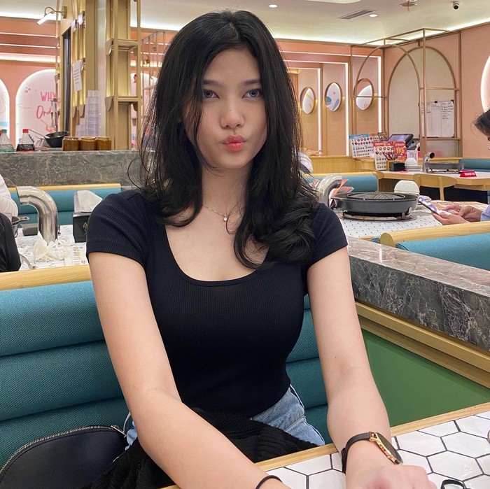 Rachel Manurung Calon Bintang yang 'Lahirnya' Disaksikan iKON