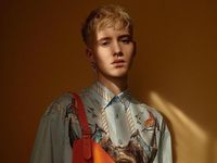 Kenalan dengan Morgan Davies, Aktor Transgender Pemeran Koby di One ...