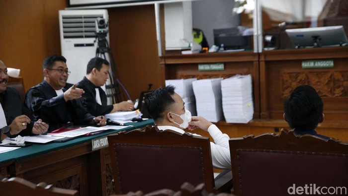 Bharada E Bripka Rr Dan Kuat Maruf Saling Bersaksi
