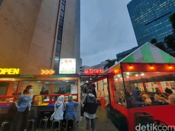 Potret Warung Tenda Korea, Seperti di Seoul padahal di Blok M