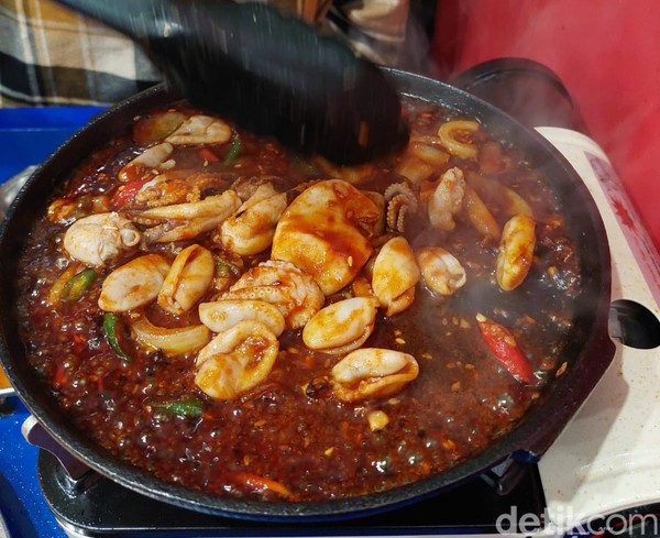 Potret Warung Tenda Korea, Seperti di Seoul padahal di Blok M