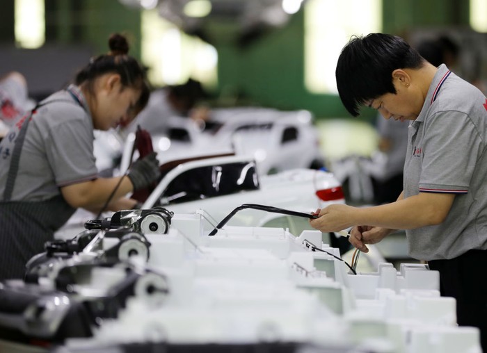 Melihat Jeroan Pabrik Mobil Listrik (Mini)