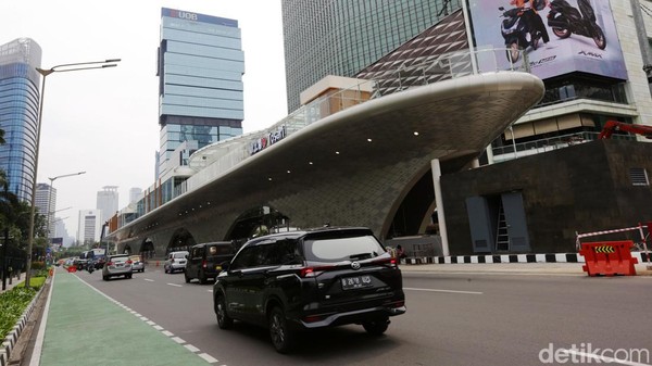 Wow! Ada 'Titanic' Berlabuh di Pusat Ibu Kota