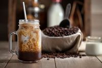 Sluurp! Kopi Tambah Nikmat dan Creamy Pakai 5 Susu Nabati Ini
