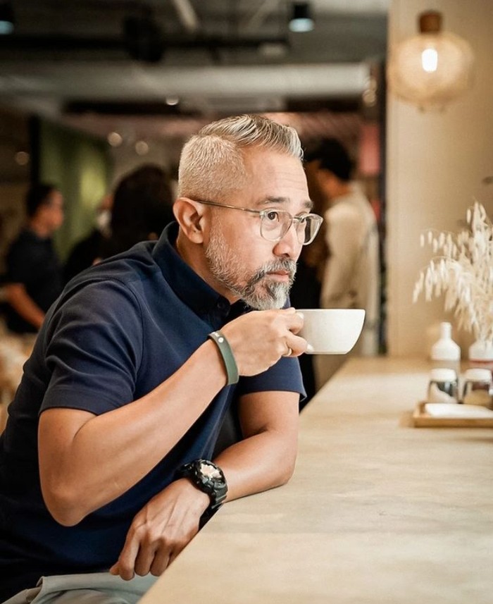 Perankan Arif Dirgantara 'Kupu Kupu Malam', Lukman Sardi Hobi Ngopi