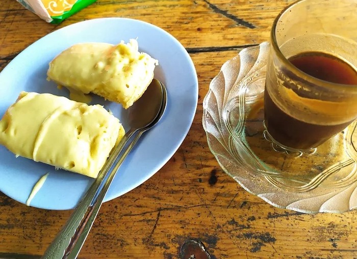 Nyam! 20 Kue Pancong Lumer Leleh Ada di Sini
