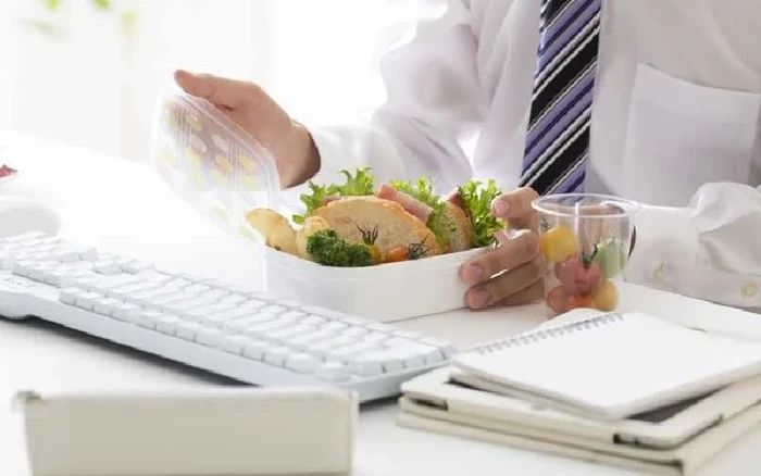 Digaji Rp 2 Miliar Setahun, Pria Ini Komplain Kerjanya Hanya Makan Siang Digaji Rp 2 Miliar Setahun, Pria Ini Komplain Kerjanya Hanya Makan Siang
