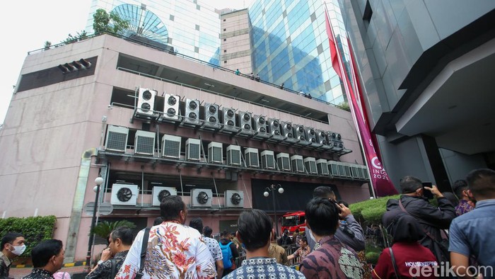 Kantor Kemenkumham Kebakaran, Pegawai Panik Berhamburan Kantor Kemenkumham Kebakaran, Pegawai Panik Berhamburan