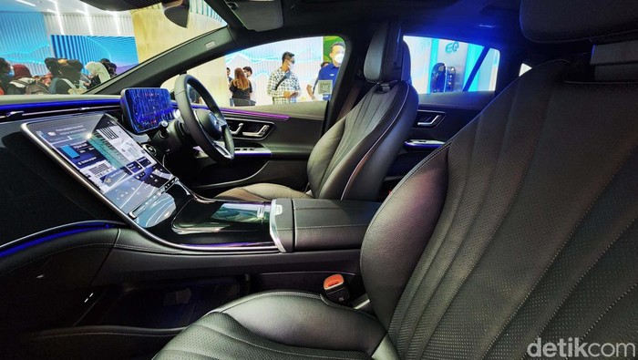 Intip Interior Mobil Listrik Para Sultan