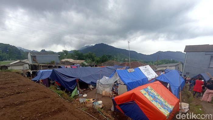 Respons Bupati Cianjur soal Pengungsi Diminta Bayar Uang Sewa Respons Bupati Cianjur soal Pengungsi Diminta Bayar Uang Sewa