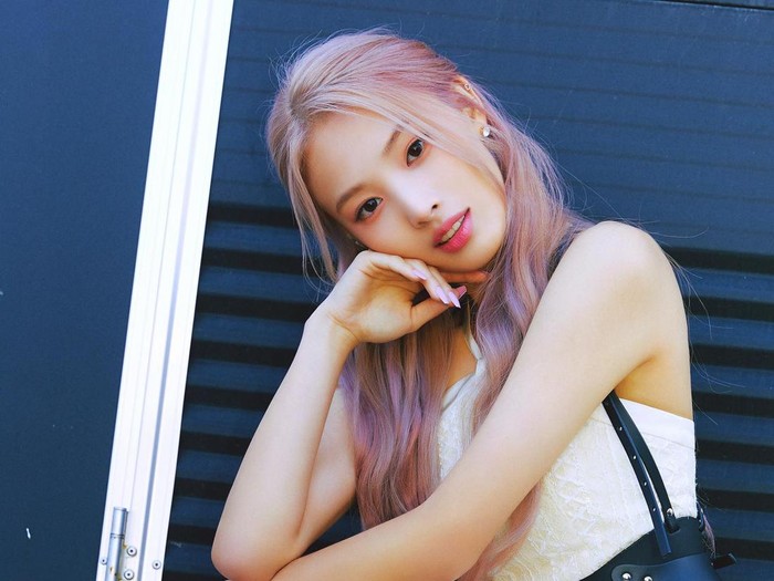 Jinni Hengkang dari NMIXX dan JYP Entertainment! Jinni Hengkang dari NMIXX dan JYP Entertainment!