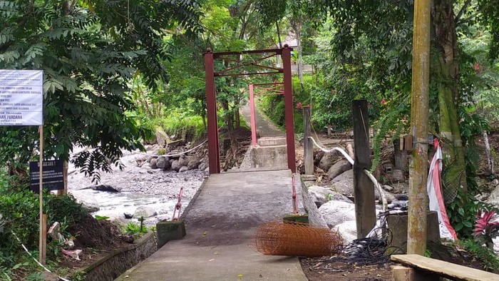 Jembatan Merah Tukad Gelar Mulai Dibangun Kembali Jembatan Merah Tukad Gelar Mulai Dibangun Kembali