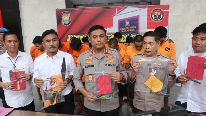 8 Pelaku Pembusuran Siswa SMK di Makassar Ditangkap, 5 Ditembak 8 Pelaku Pembusuran Siswa SMK di Makassar Ditangkap, 5 Ditembak