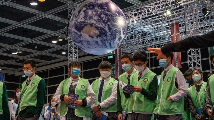 Mengunjungi Pameran Inovasi dan Teknologi di Hong Kong