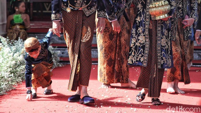 Tingkah Lucu Cucu-cucu Presiden Jokowi di Pernikahan Kaesang-Erina