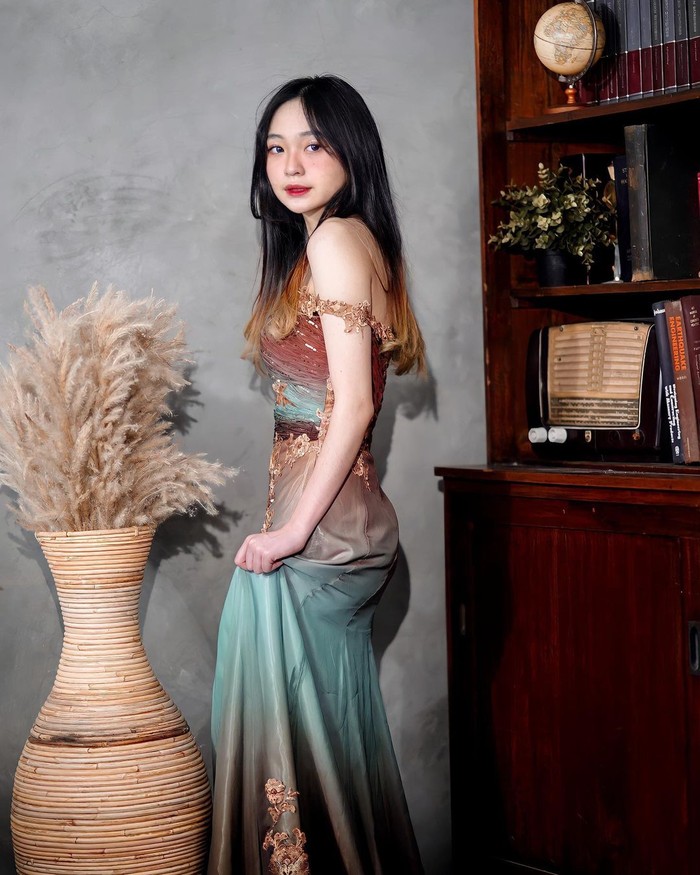 Mau Seperti Hotman Paris, Angie Tania Kuliah Jurusan Hukum