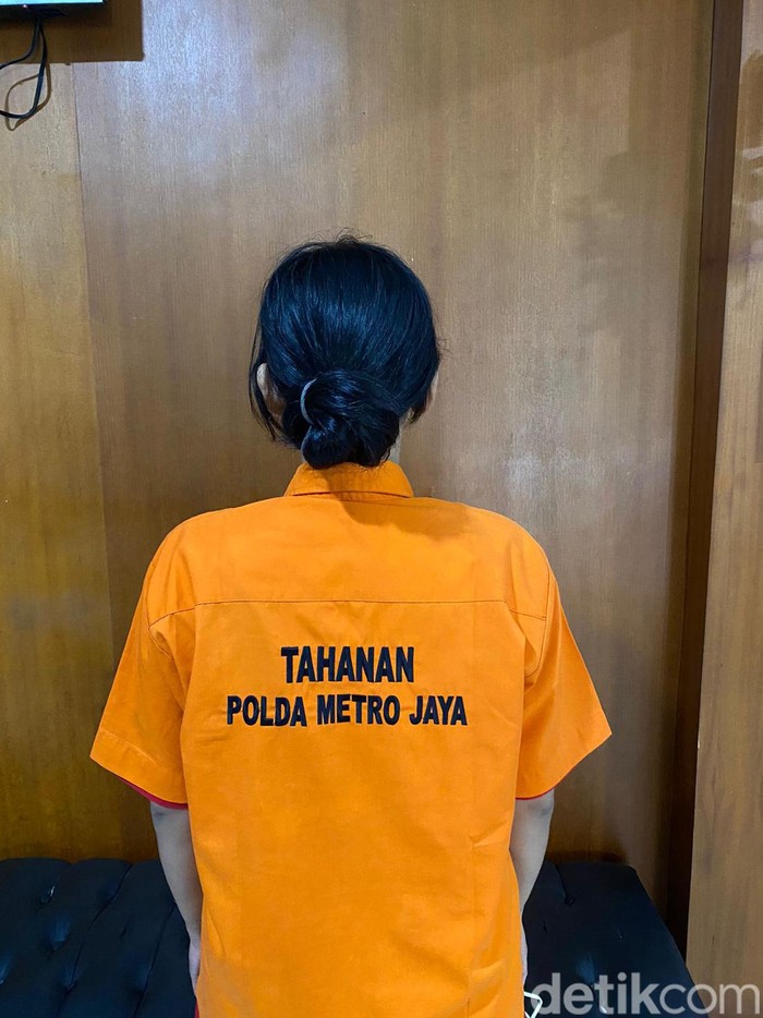 Tersangka Baru Penyiksa ART di Jaksel Pukul Korban dengan Sapu dan Sandal Tersangka Baru Penyiksa ART di Jaksel Pukul Korban dengan Sapu dan Sandal