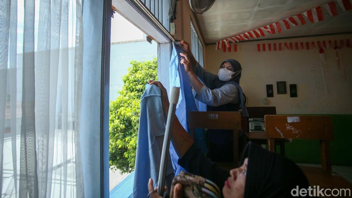 Relokasi SDN Pocin 1 Ditunda, Orang Tua Murid Beberes Sekolah