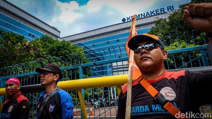 Hari Migran Internasional, Partai Buruh Demo di Depan Kemnaker Hari Migran Internasional, Partai Buruh Demo di Depan Kemnaker